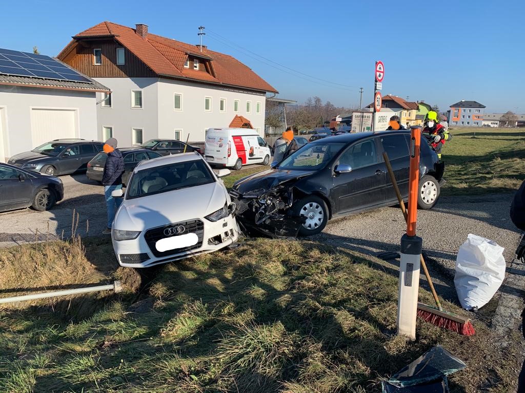 Schwerer Verkehrsunfall auf der B137 - Bezirk Grieskirchen